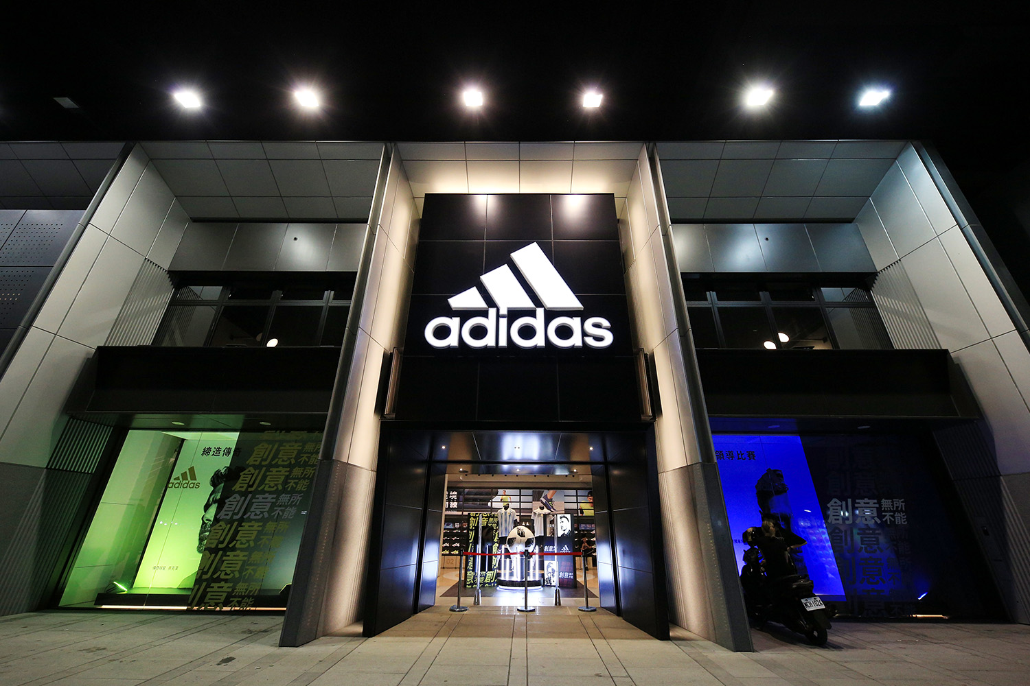 Adidas Runners Break 2-Hour Barrier, Earn Nod From Nike