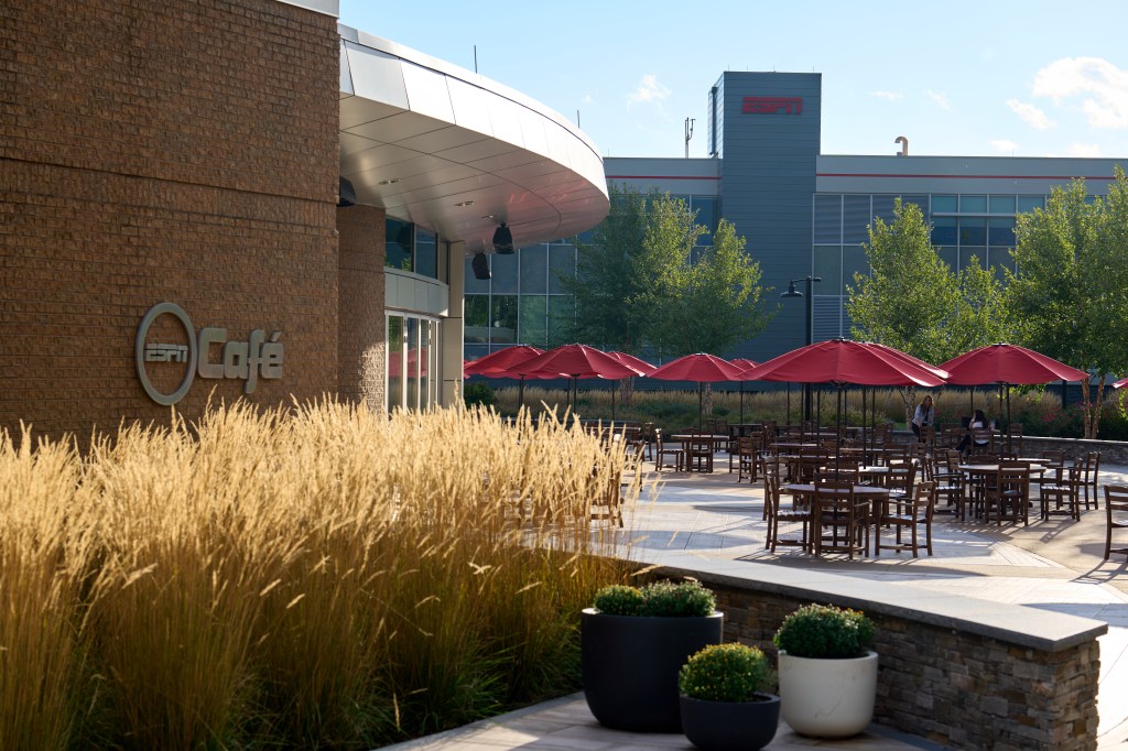 'SportsCenter' Anchor Neil Everett Leaving ESPN After 23 Years