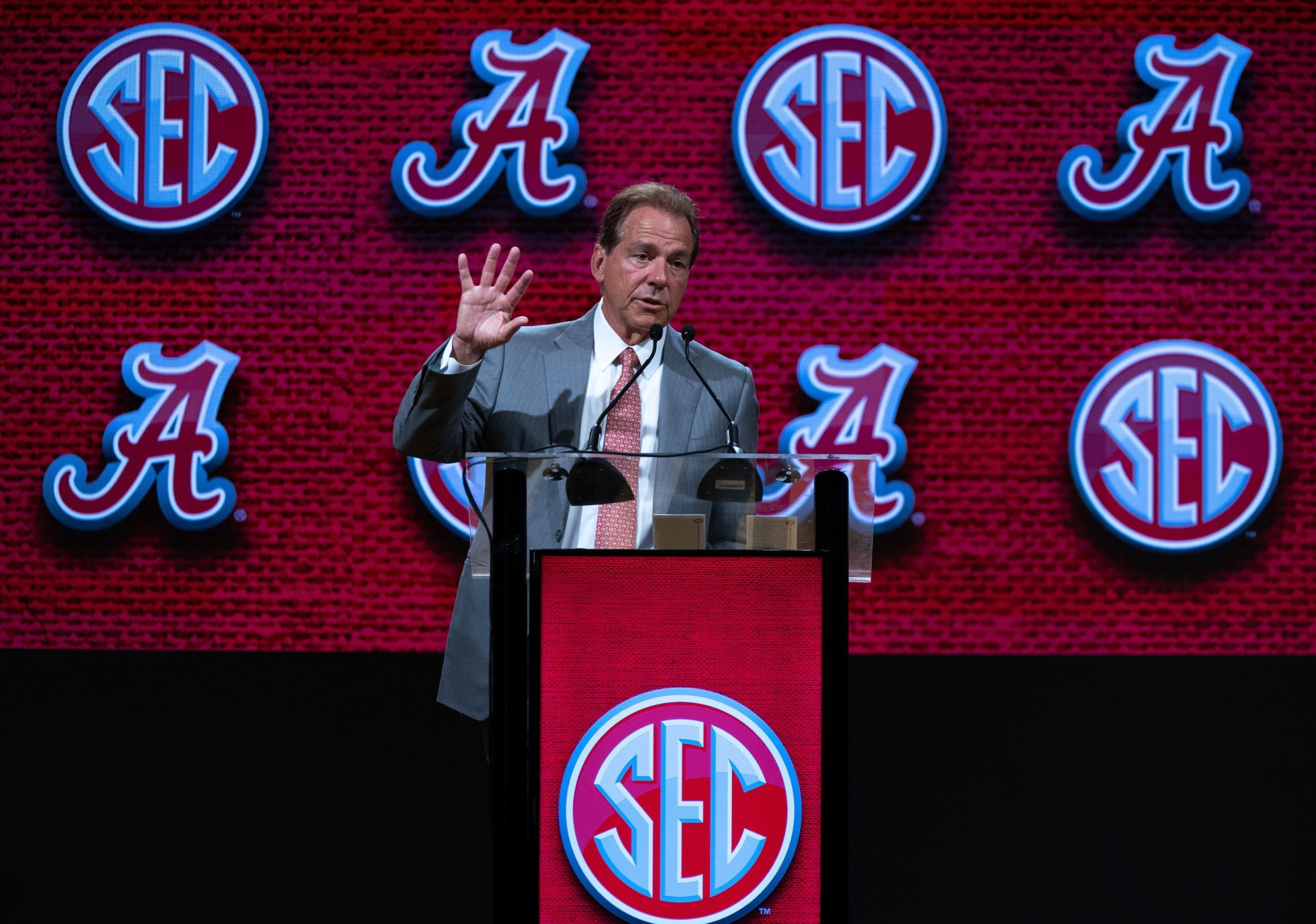 Sec football news store