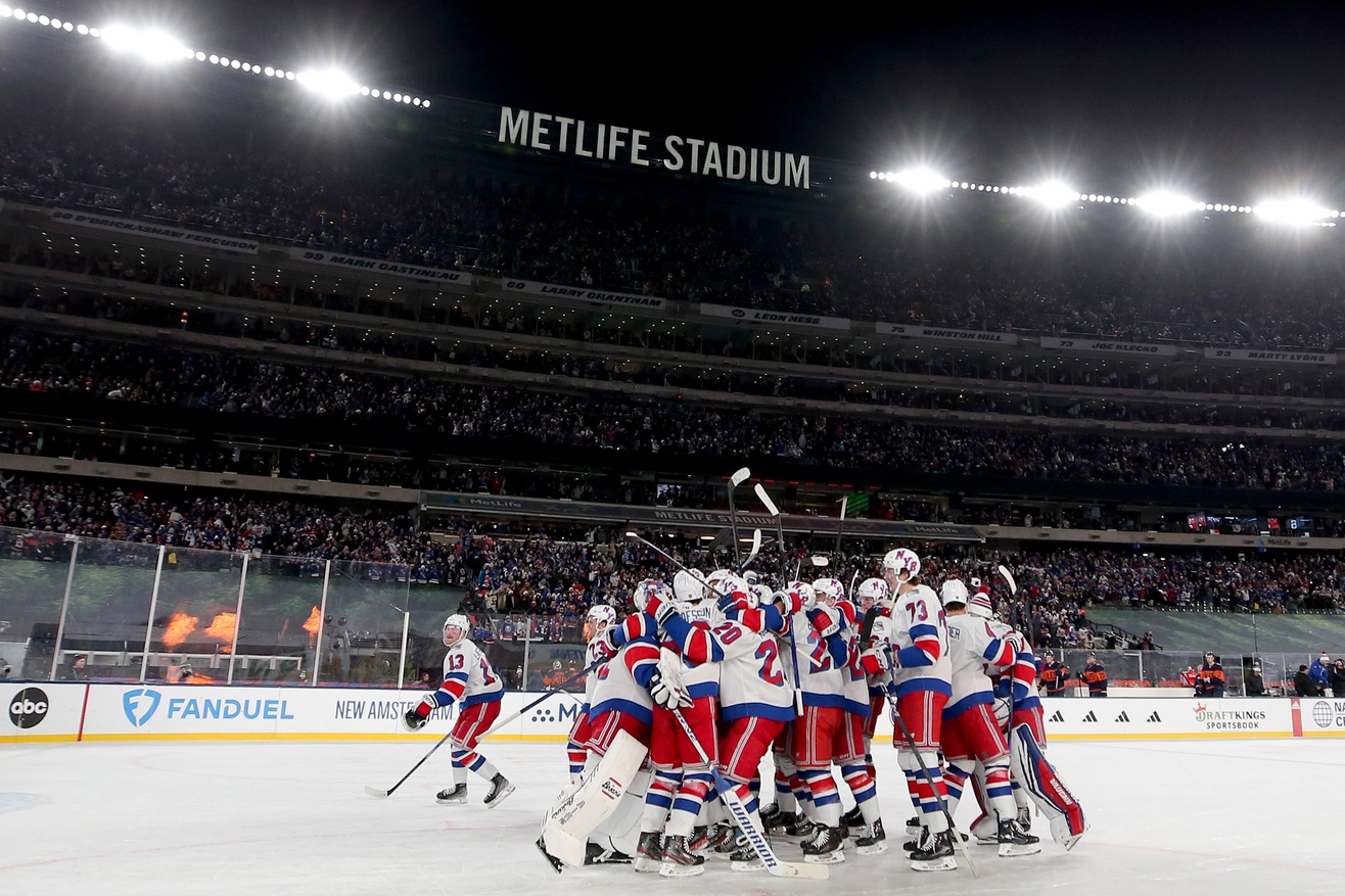 NHL Sets Attendance Records With MetLife Stadium Series Games