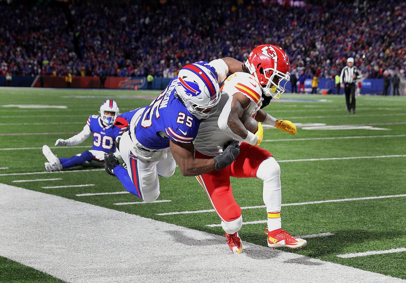 Meet the NFL Insurance Salesman With a Sideline Collision Policy