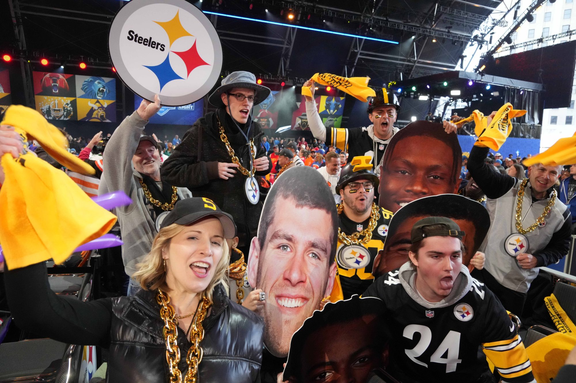 NFL Draft: Pittsburgh Will Host in ’26, Denver Submits Bid for ’27