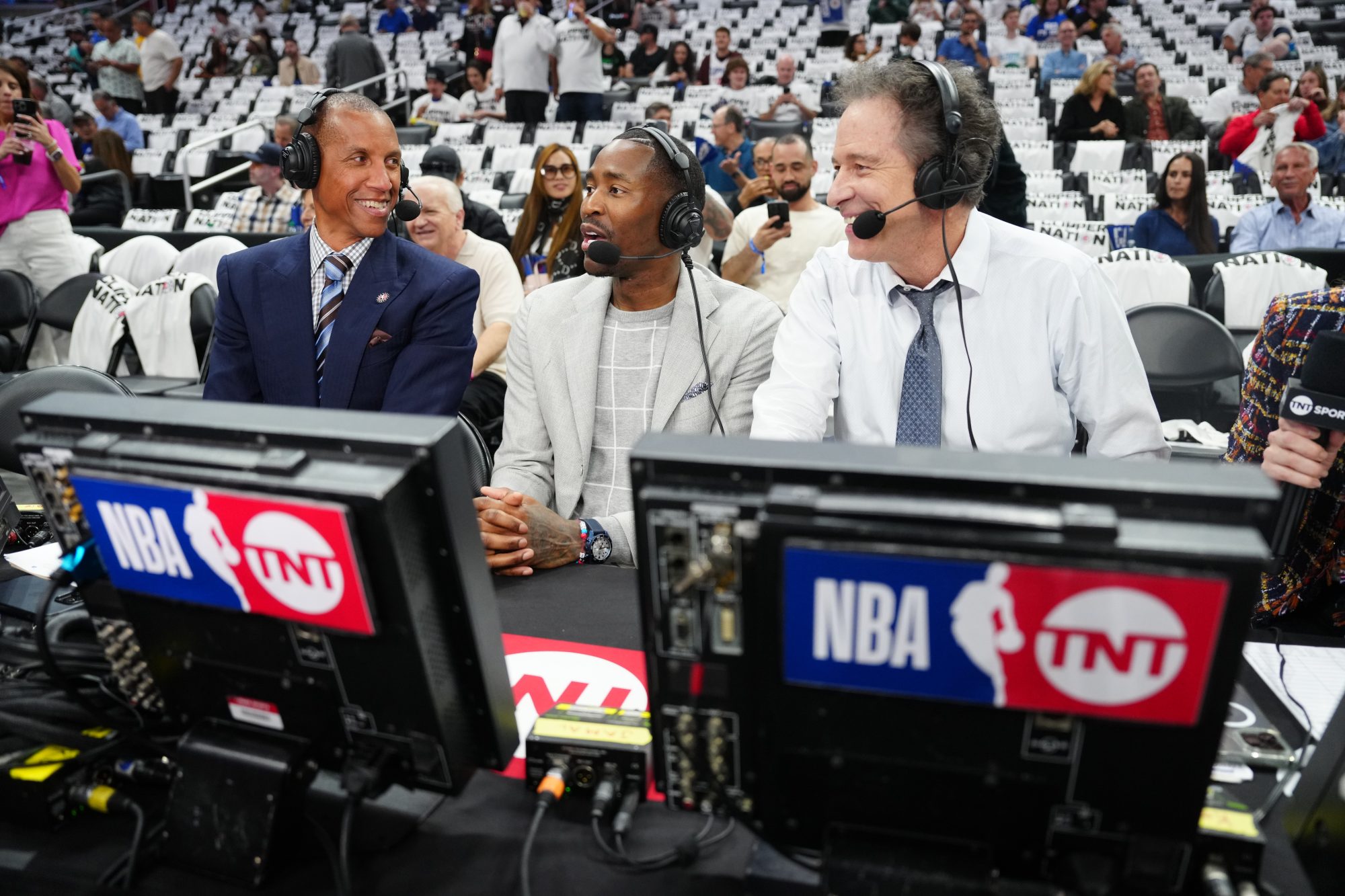 TNT Parent’s CEO Vies to Secure NBA Rights