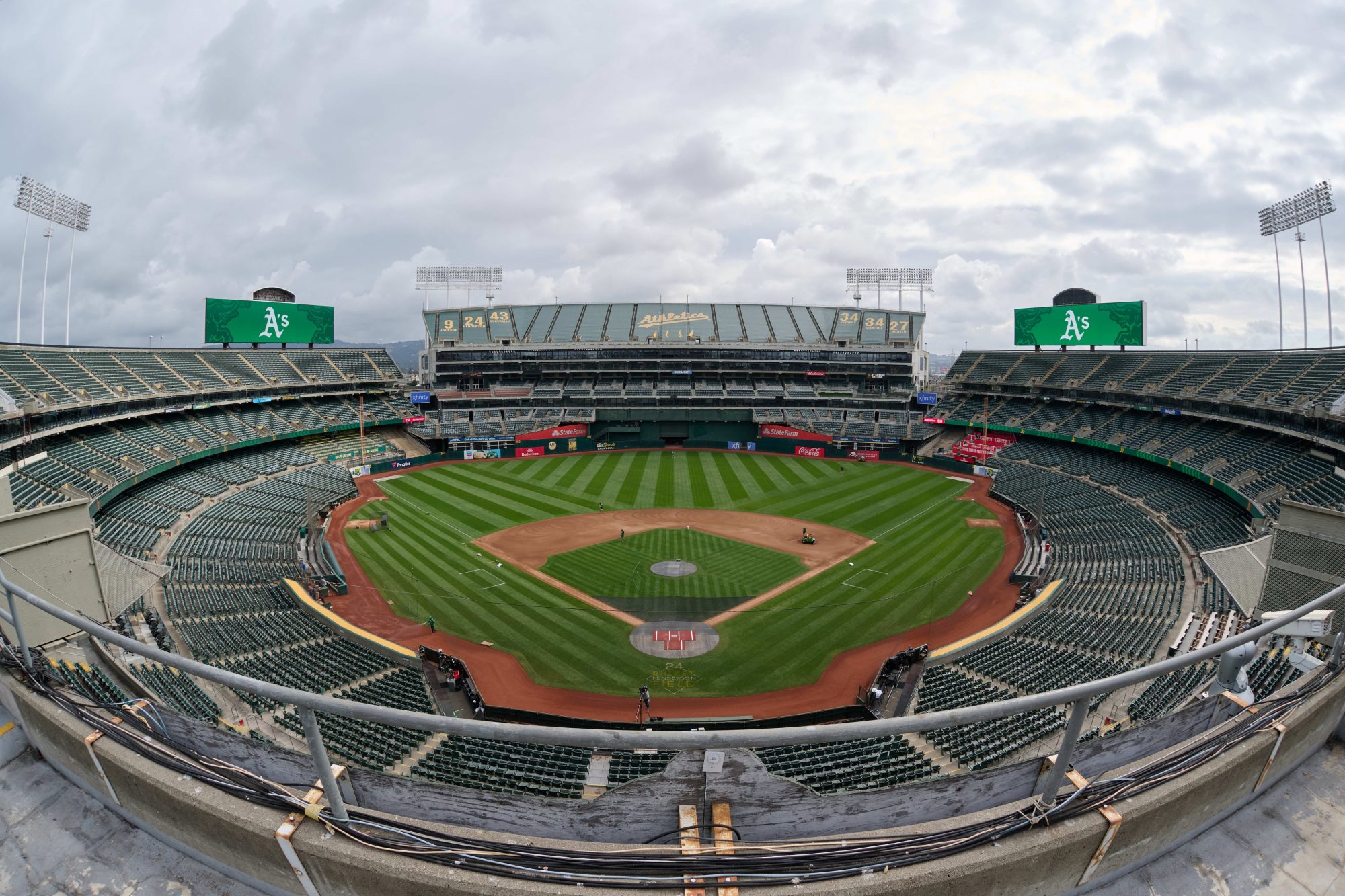 A’s Fans Push for Memorable Oakland Coliseum Farewell