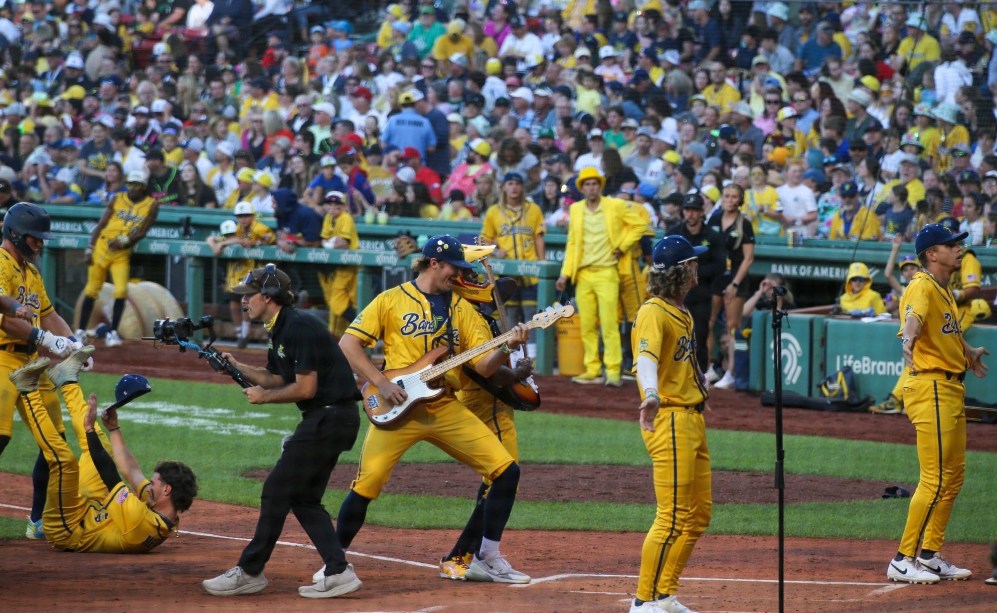 Savannah Bananas To Bring ‘banana Ball To Football Stadiums