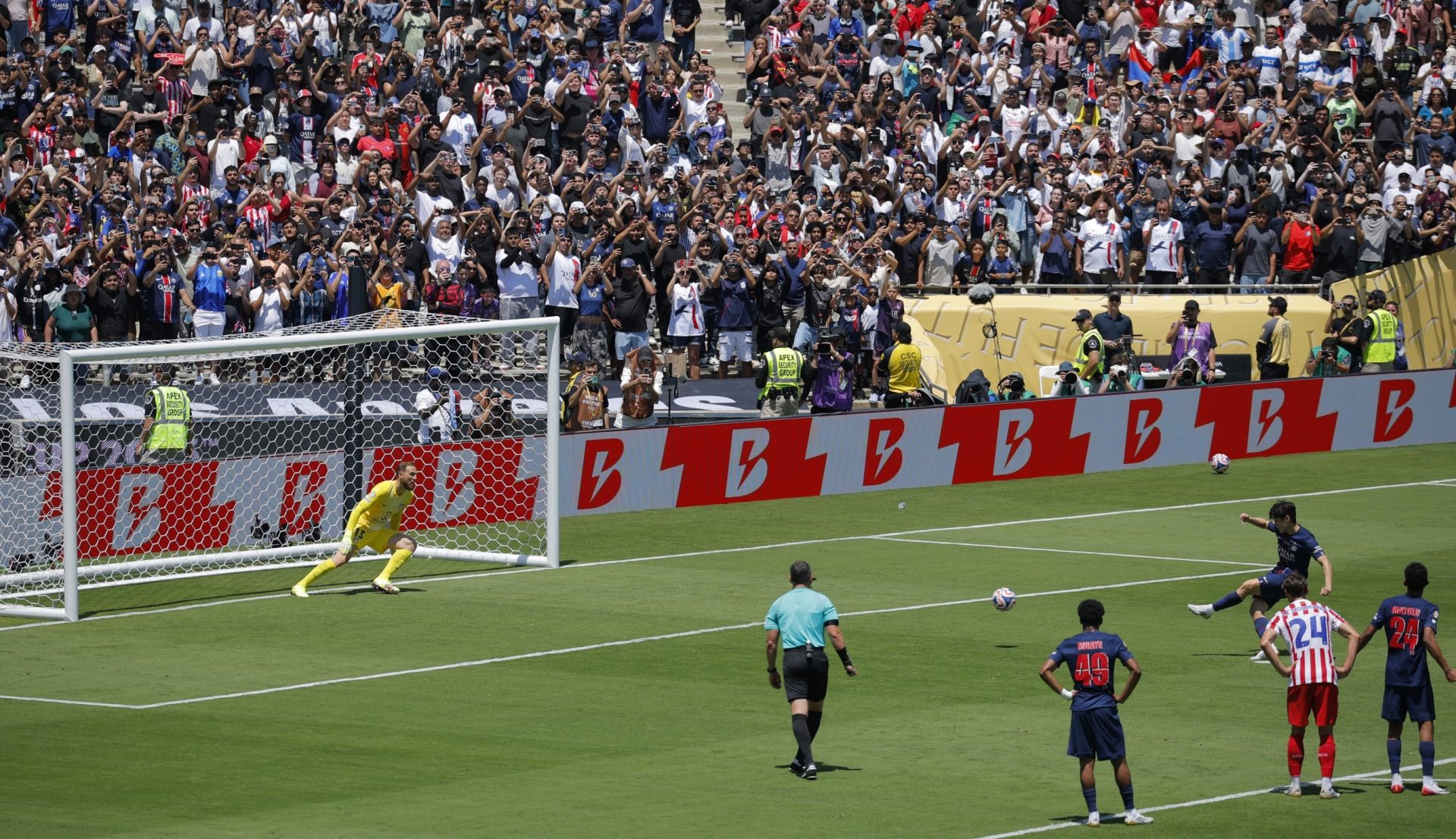 Club World Cup Begins: 80,000 at Rose Bowl, Dry Pitch at MetLife
