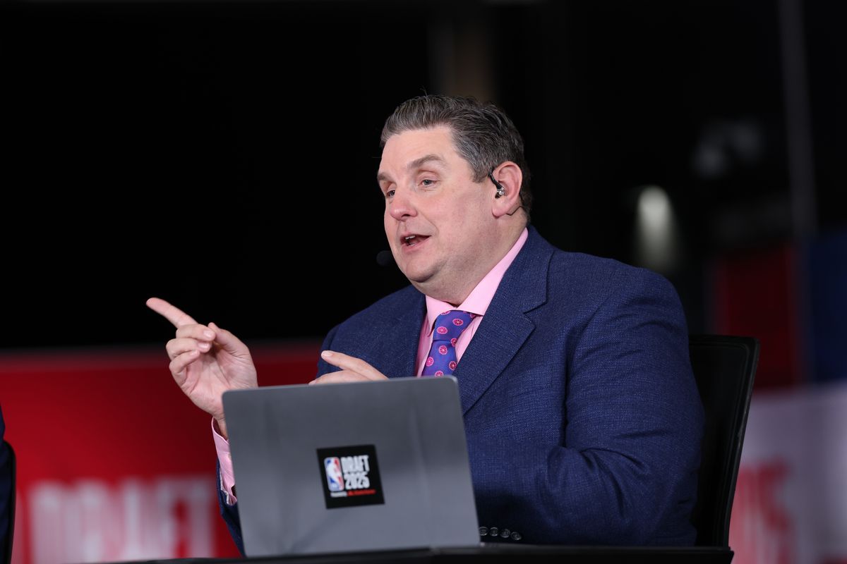 Brian Windhorst Details Emergency Landing on Omaha–L.A. Flight