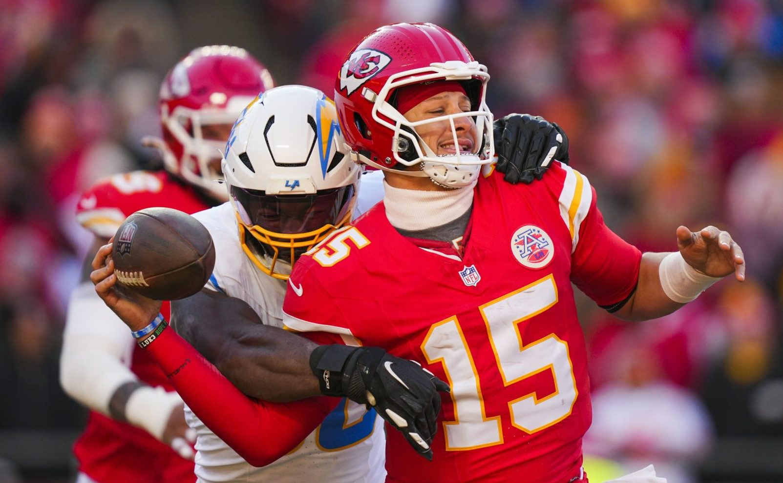 Mahomes Tears ACL and Chiefs Eliminated From Playoffs
